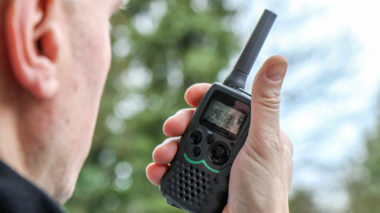 Long Range Walkie Talkies: How Far Can You Communicate? - IMC Grupo
